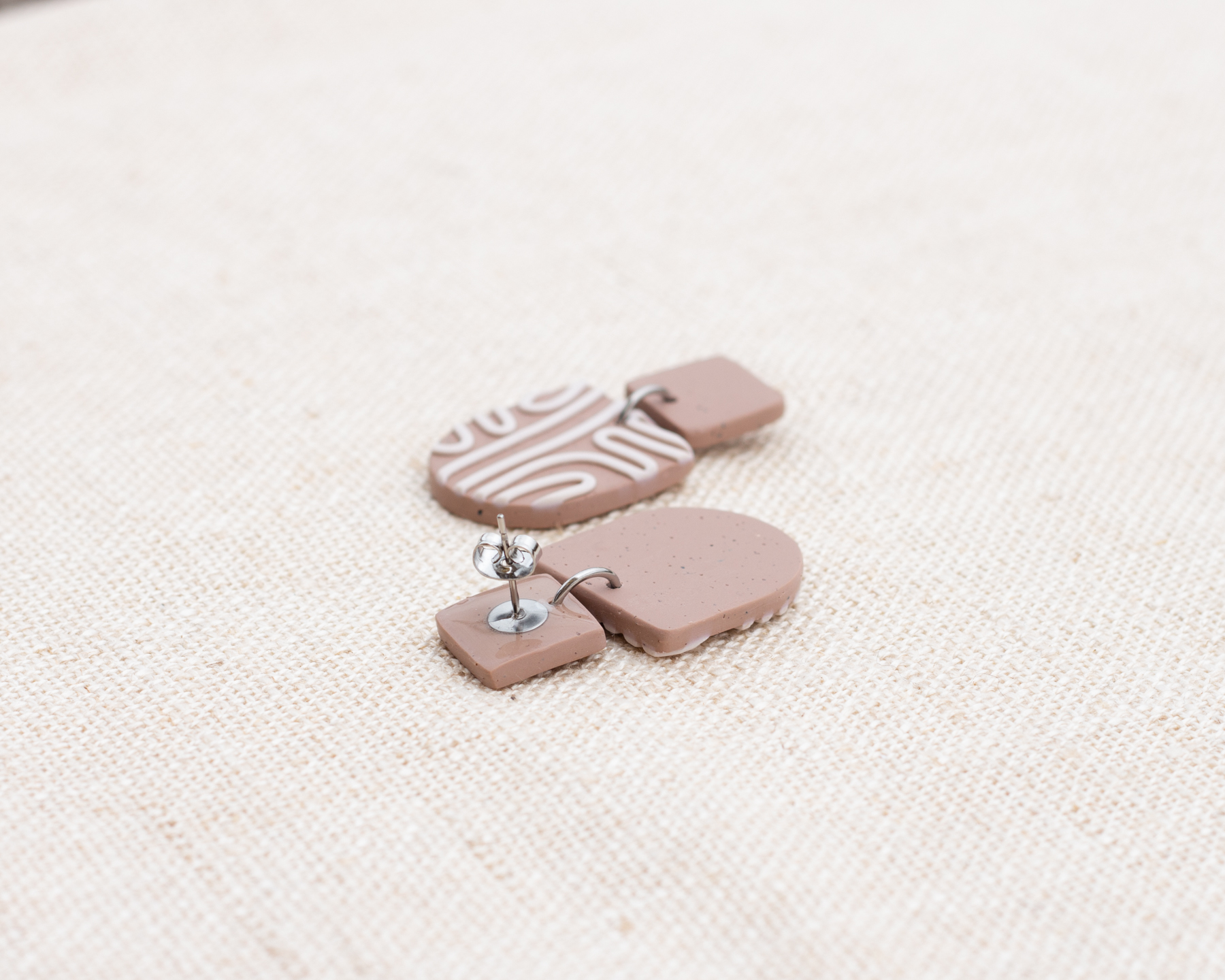 Line in the Sand Dangle – Paroozle